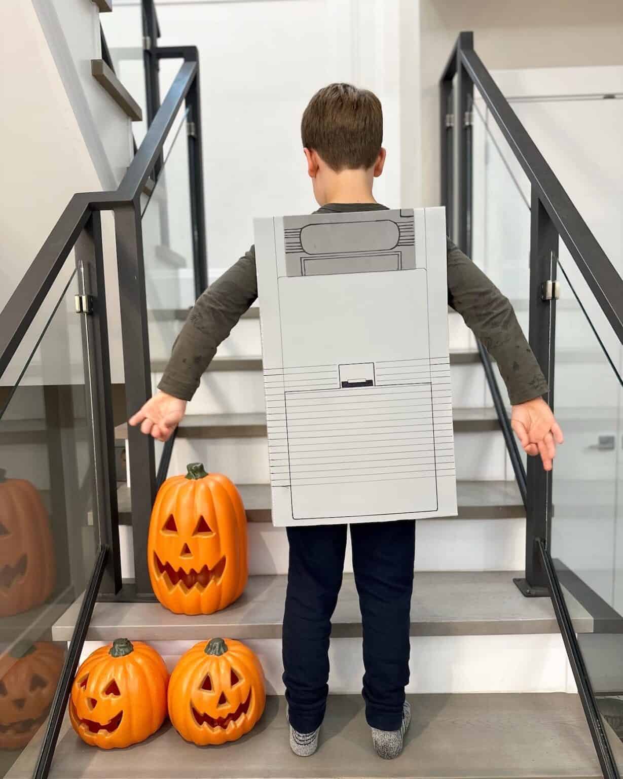 DIY Classic Game Boy Halloween Costume Idea - OneSmileyMonkey.com