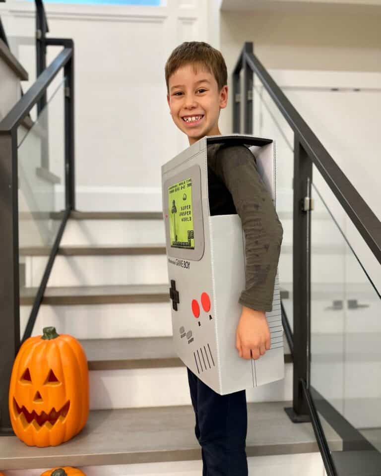 DIY Classic Game Boy Halloween Costume Idea - OneSmileyMonkey.com