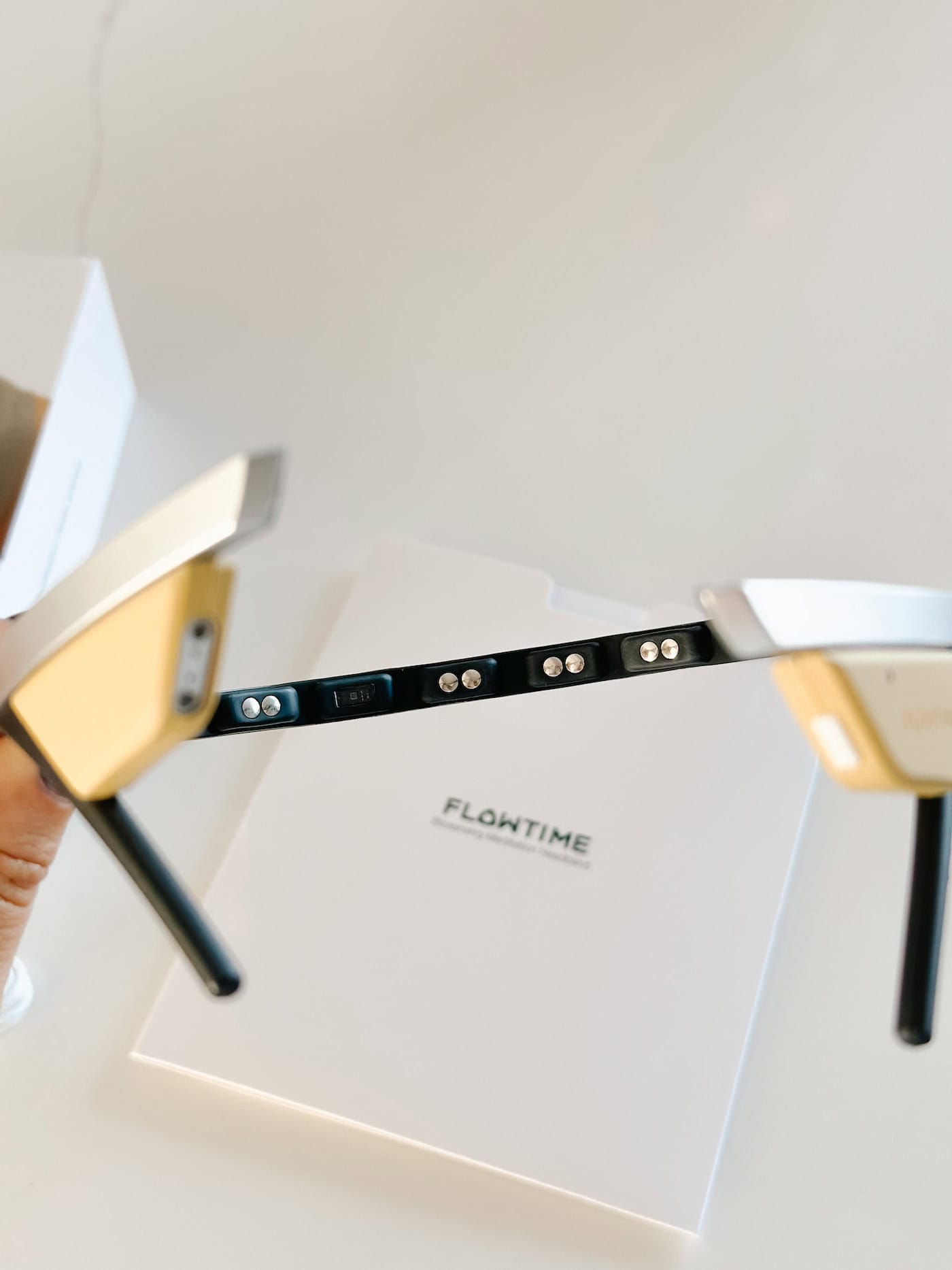 Flowtime: Biosensing Meditation Headband Review - OneSmileyMonkey.com